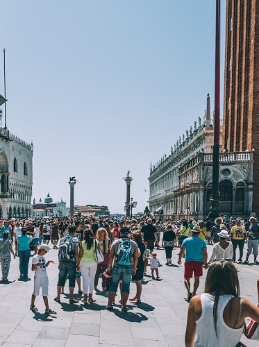 Staying Safe in Crowded Places: 9 Essential Tips to Protect Yourself at ...